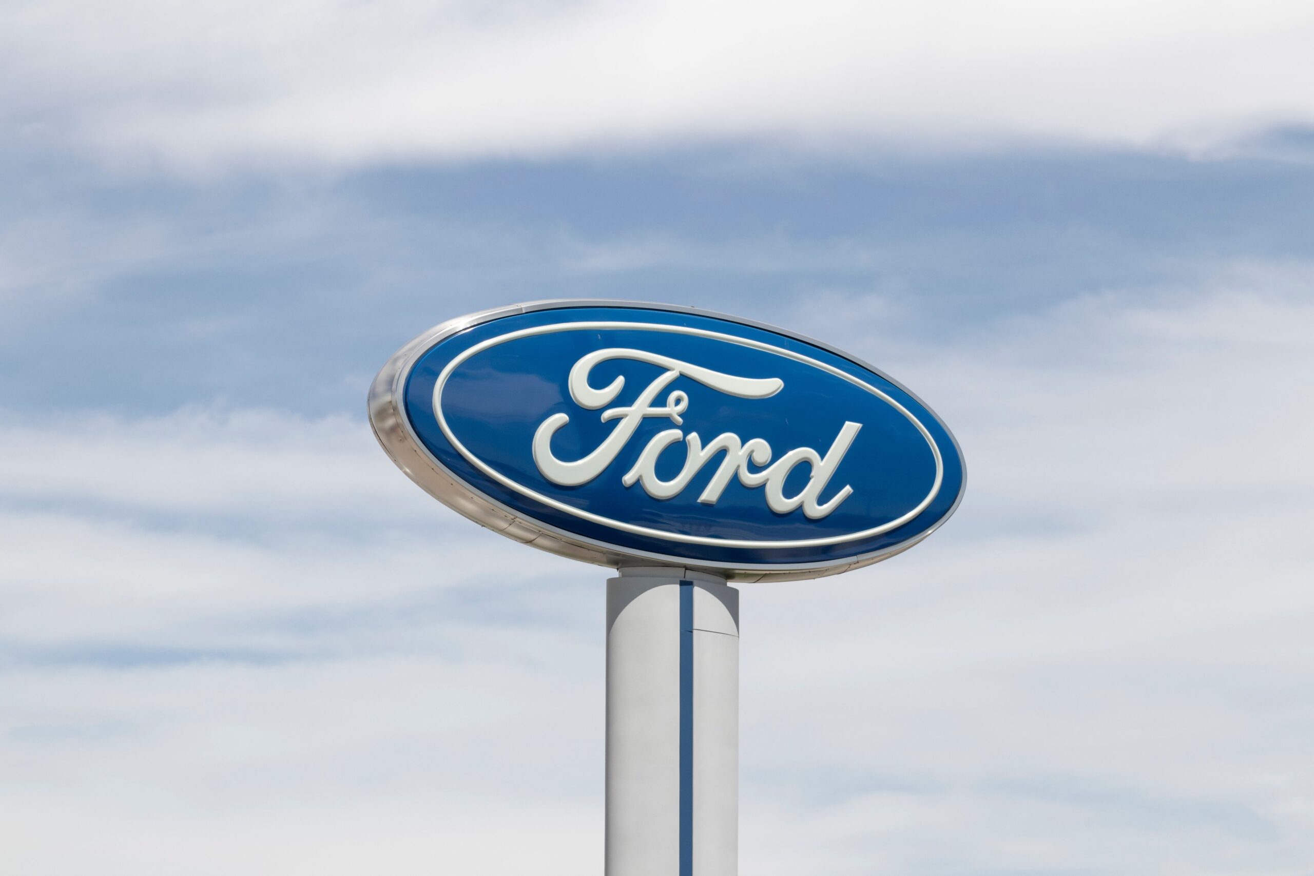 Ford ends electric car strategy: 19.5 billion loss forces a radical ...