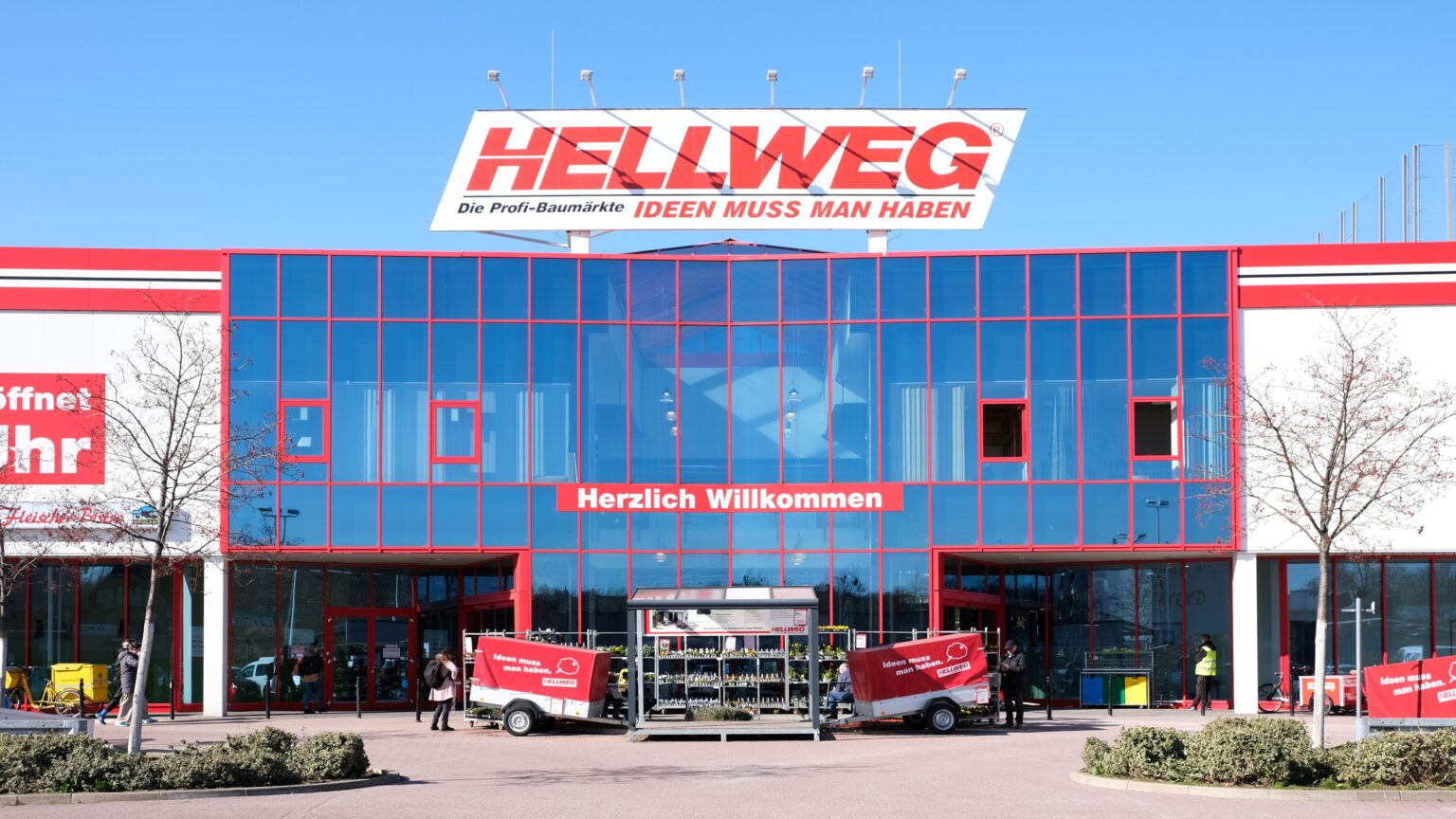 DIY chain Hellweg files for insolvency: 68 stores and 2,900 employees ...